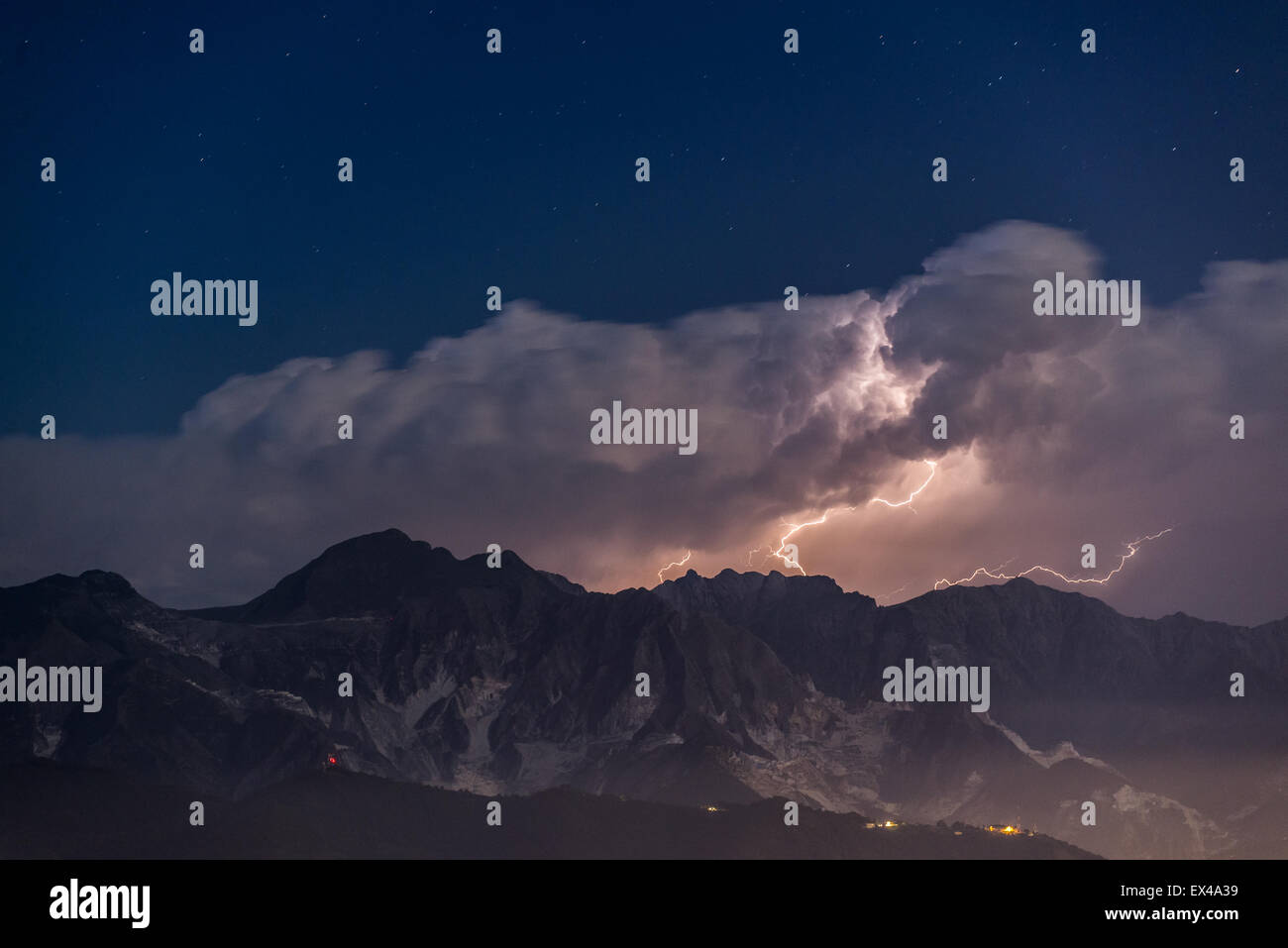 Lightning over mountains hi-res stock photography and images - Alamy