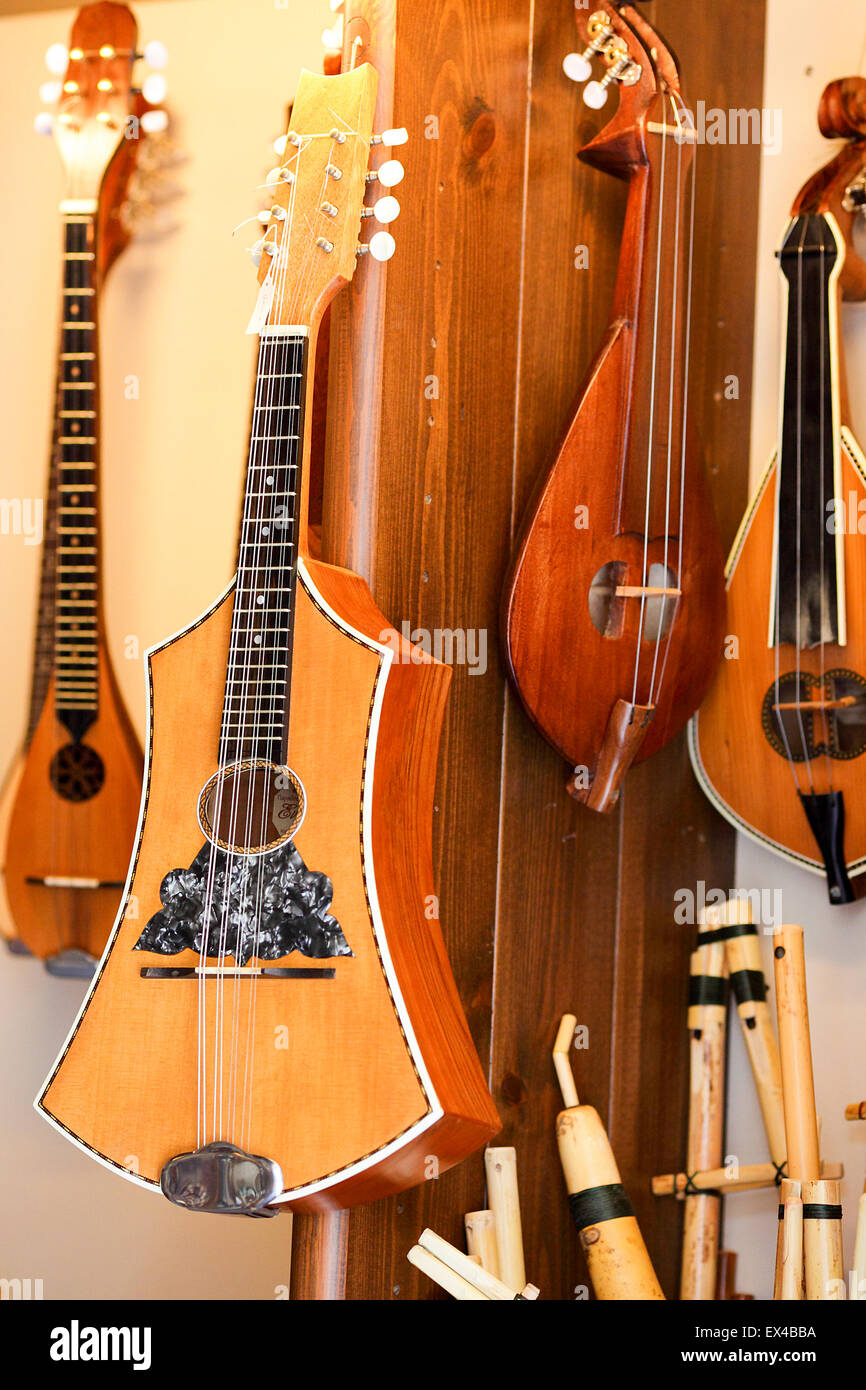 Bouzouki hi-res stock photography and images - Alamy