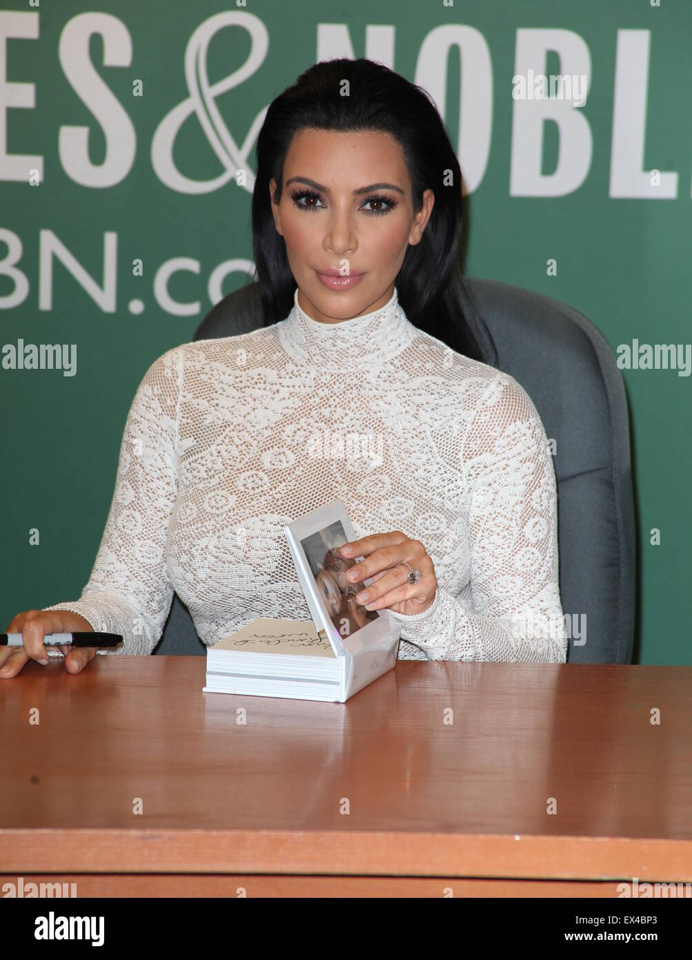 Kim Kardashian appears at Barnes & Noble for a book signing for her new ...