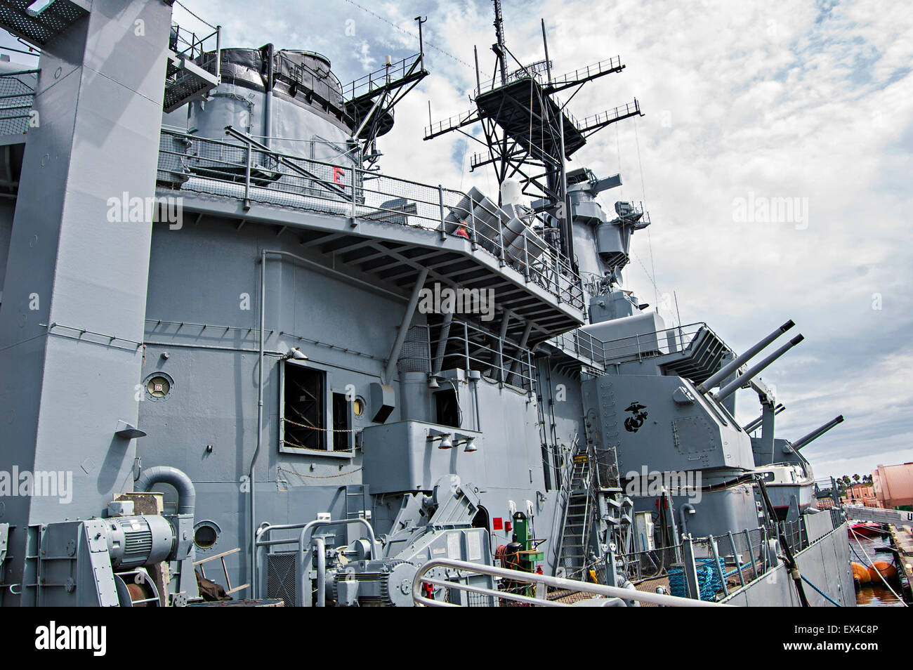 Uss iowa world war 2 ship hi-res stock photography and images - Alamy