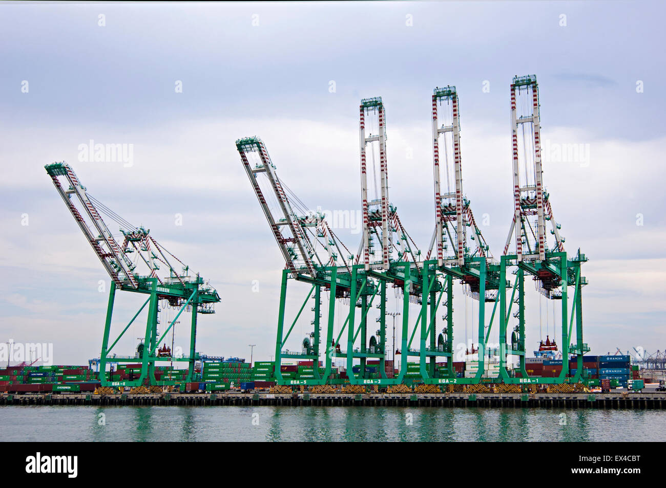 Los angeles container terminal hi-res stock photography and images - Alamy