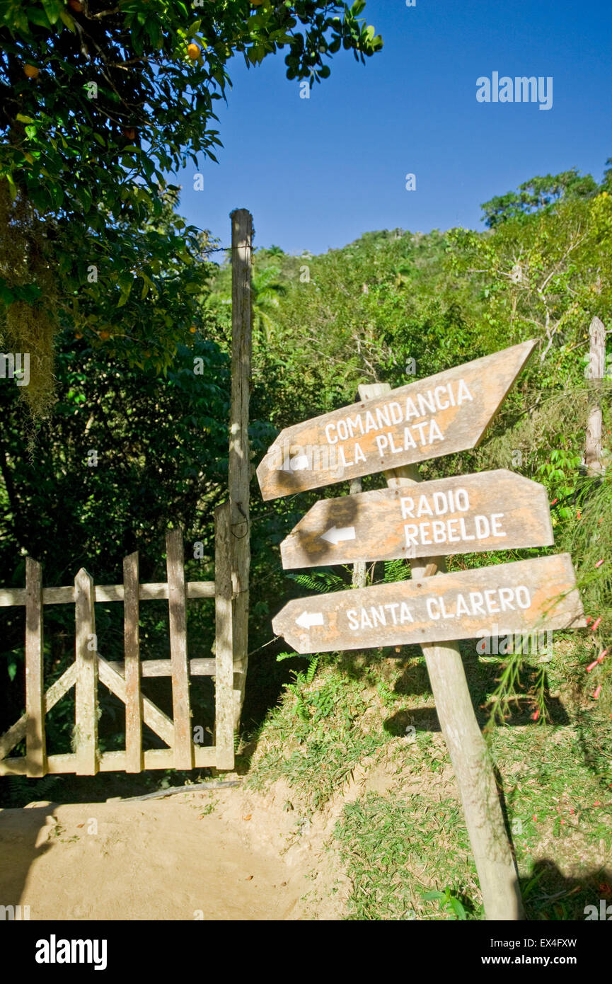Country rural signposts hi-res stock photography and images - Alamy
