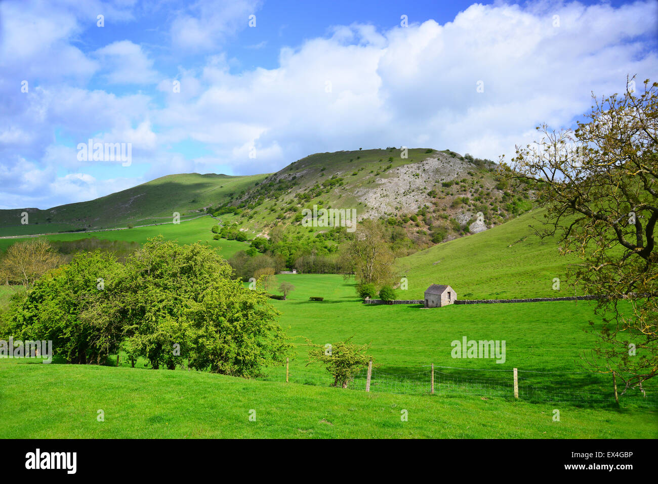 Stone building peak district hi-res stock photography and images - Alamy