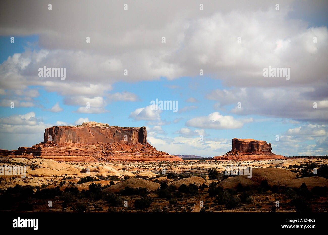The vast Utah desert landscape near Moab and Canyonlands National Park ...