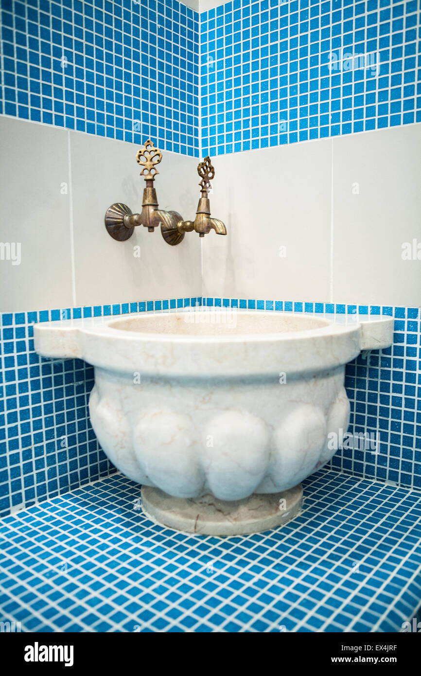 Tiling ceramic tile hi-res stock photography and images - Alamy