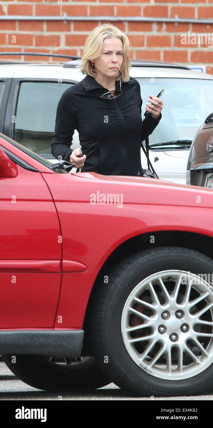 Chelsea Handler make-up free arriving to a dance class in West ...