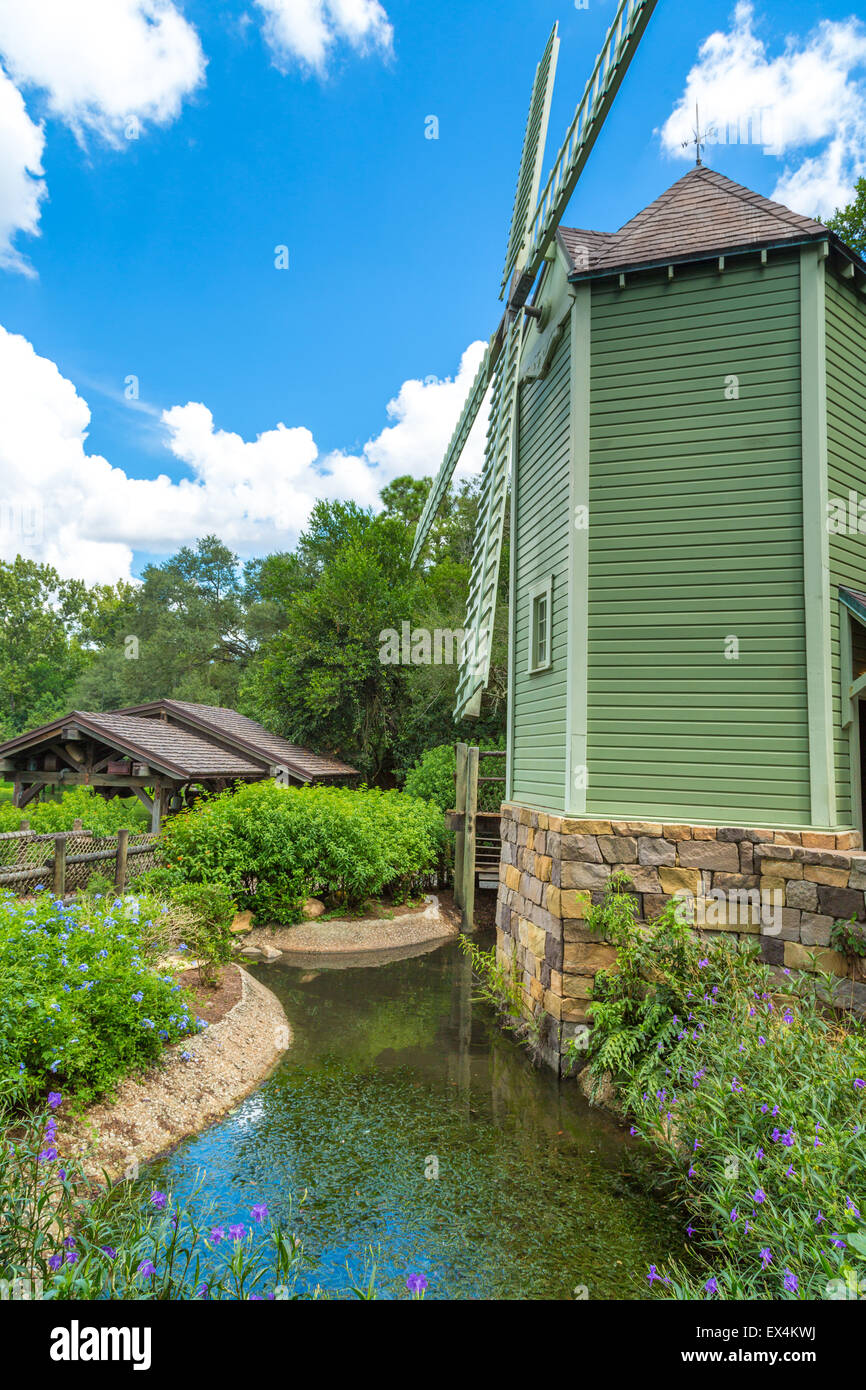 Pond windmill hi-res stock photography and images - Alamy