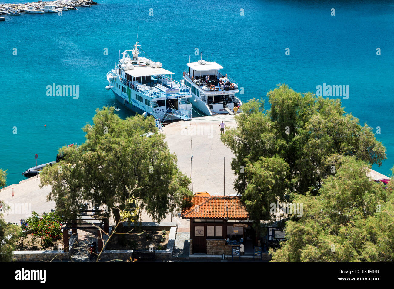Patitiri old town alonissos greece hi-res stock photography and images ...