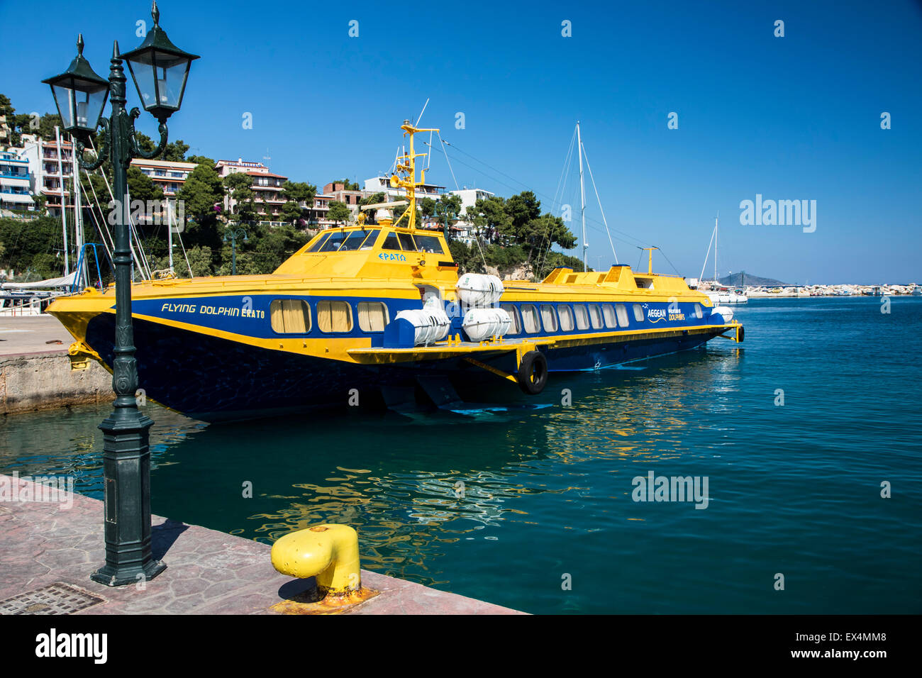 Alonissos dolphin hi-res stock photography and images - Alamy