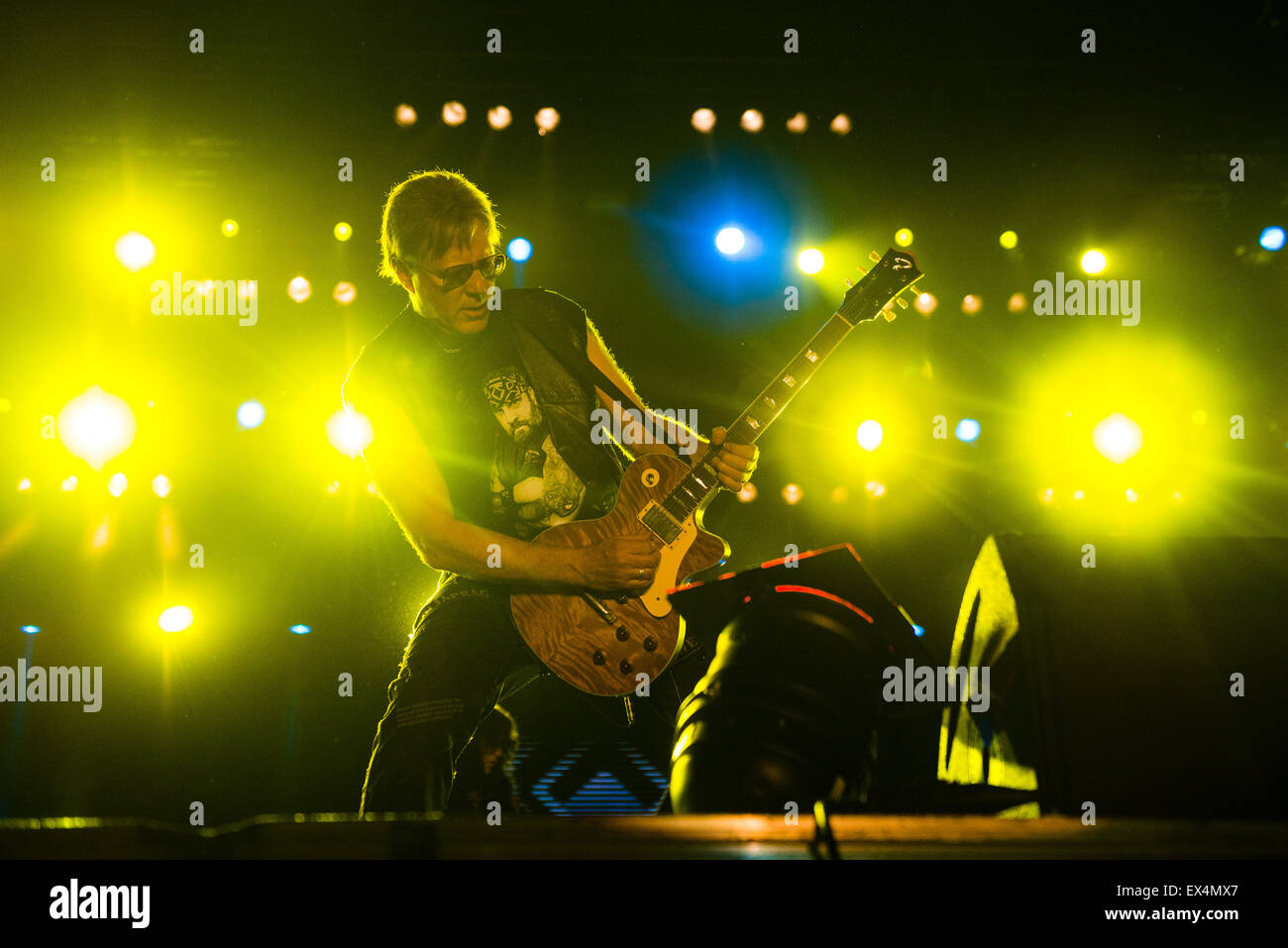 Twisted sister hi-res stock photography and images - Alamy