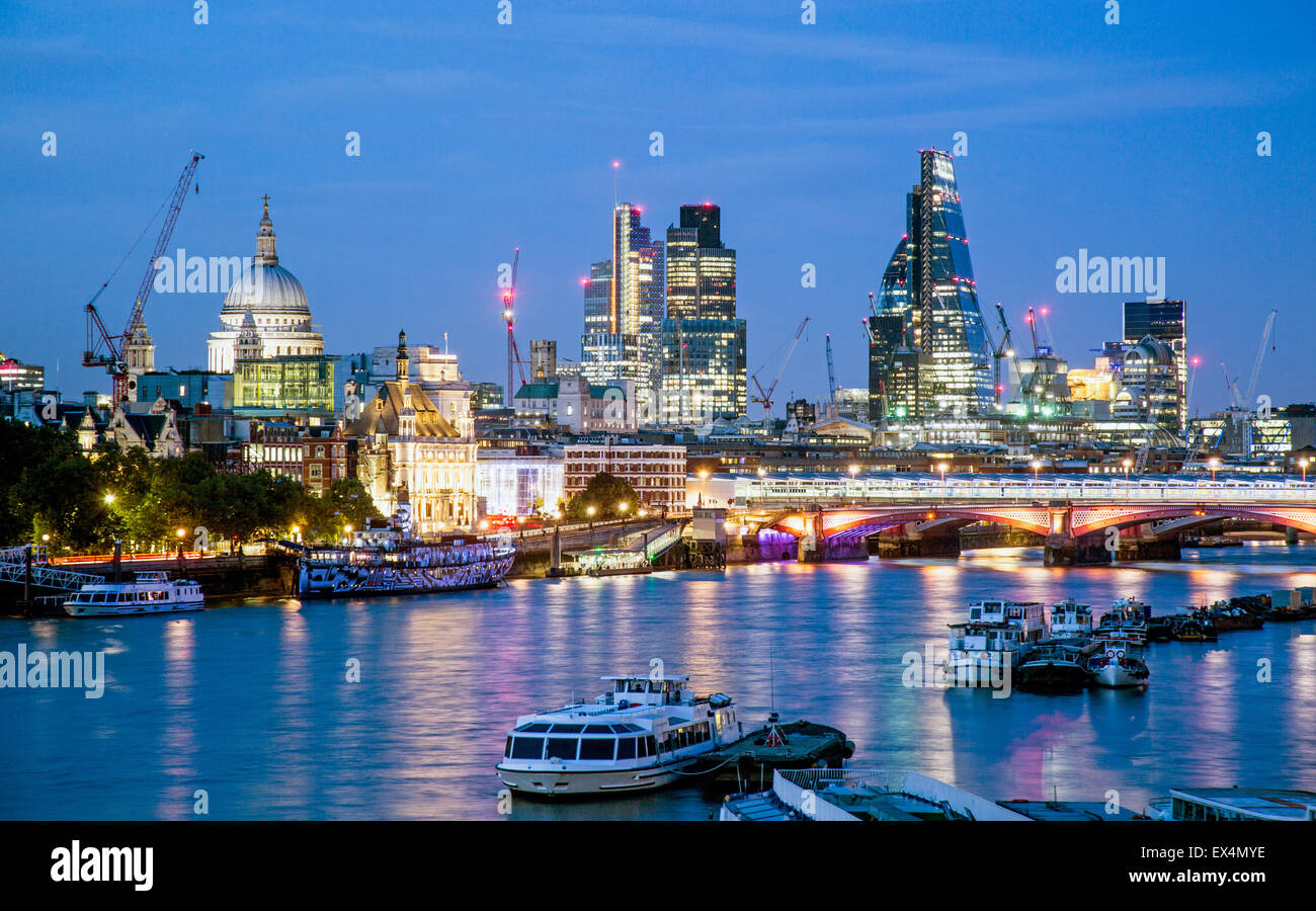 Sunsets city cities hi-res stock photography and images - Alamy