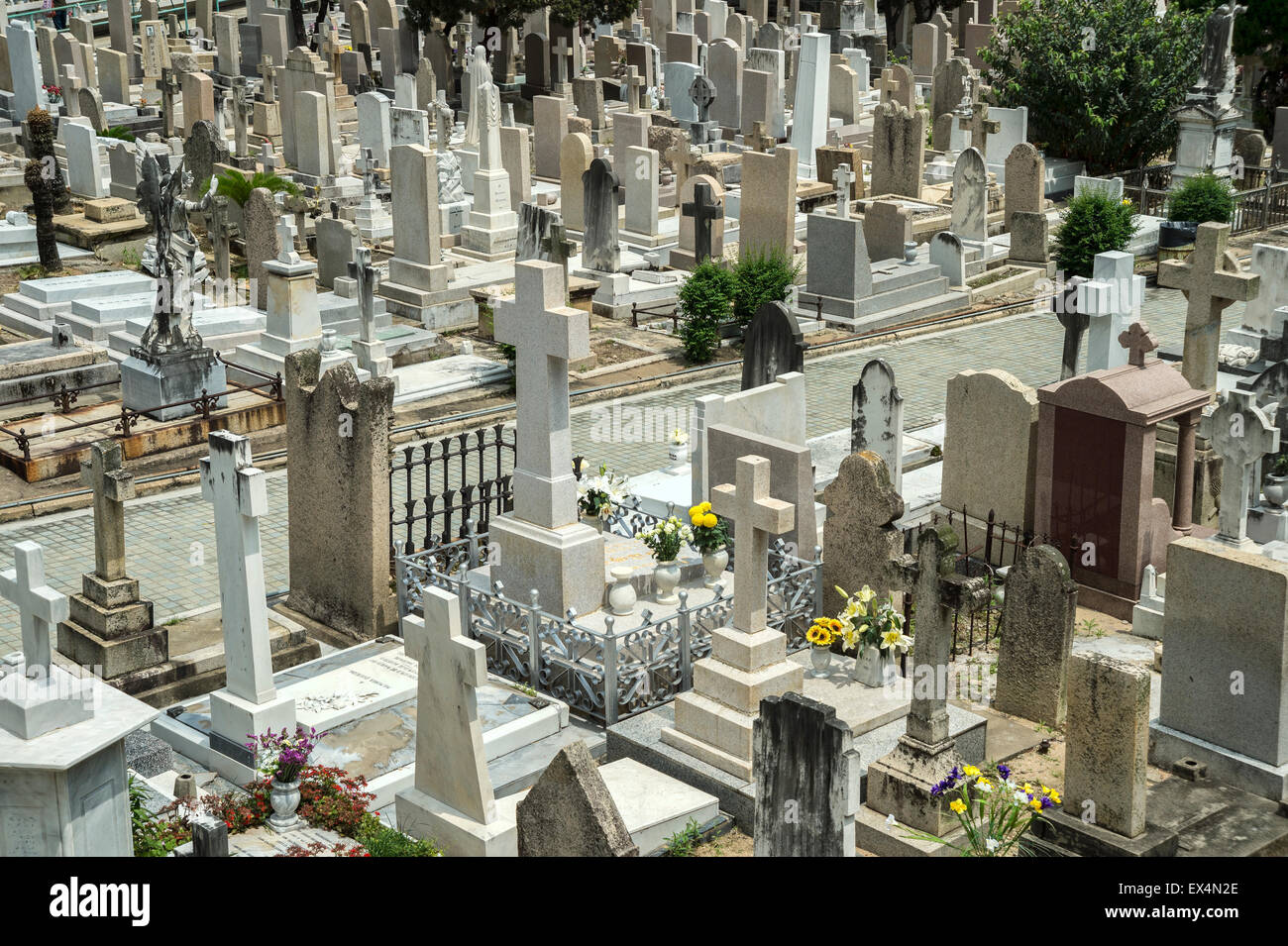 Cemetery in Hong Kong, China Stock Photo - Alamy