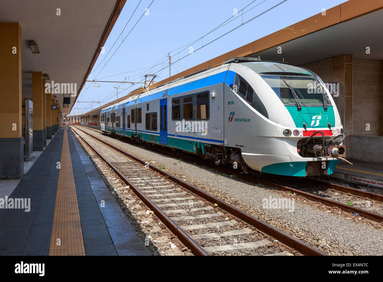 Train railway italy hi-res stock photography and images - Alamy