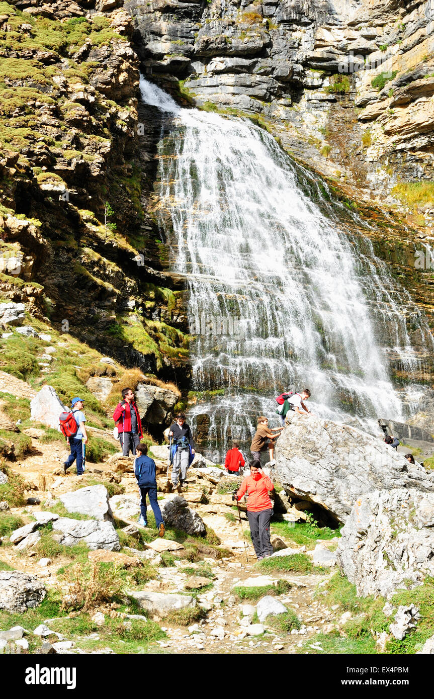 Cascada Cola de Caballo waterfall and Circo de Soaso at Ordesa Valley ...