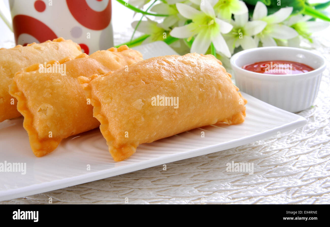 Pakora samosa hi-res stock photography and images - Alamy