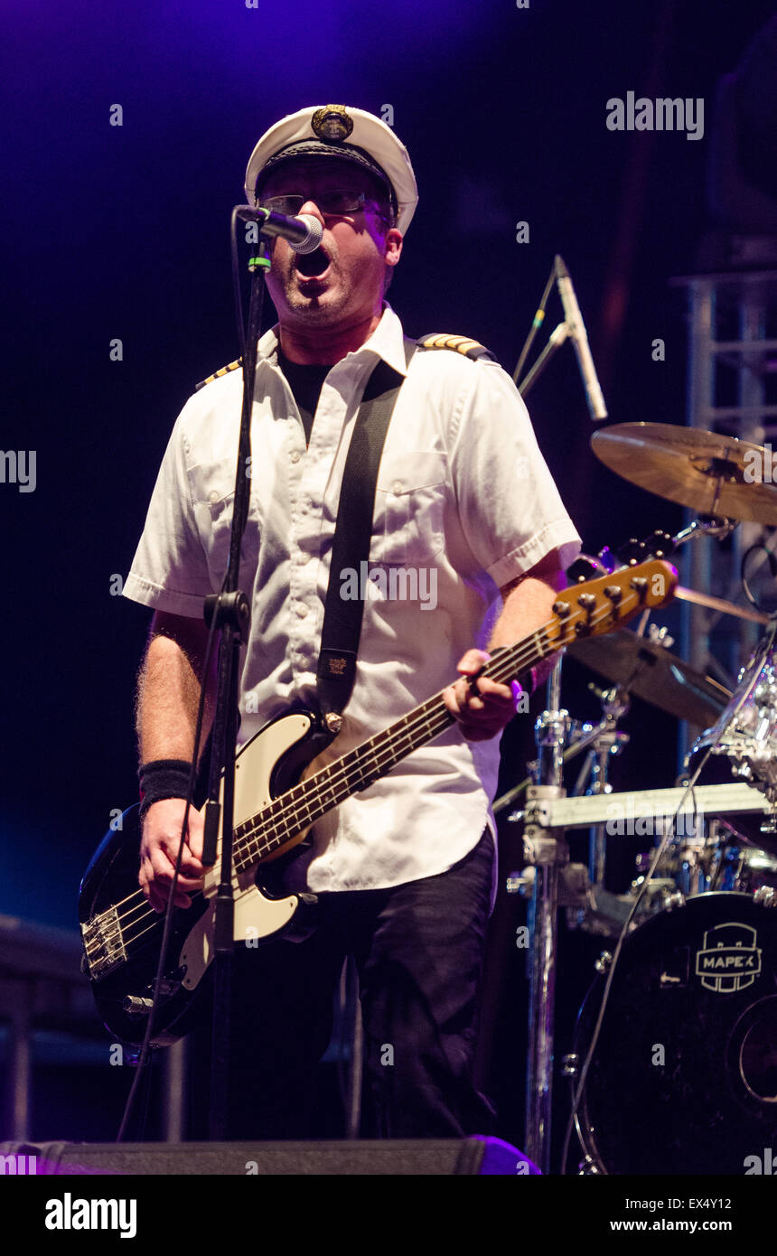 Comedy rock hi-res stock photography and images - Alamy