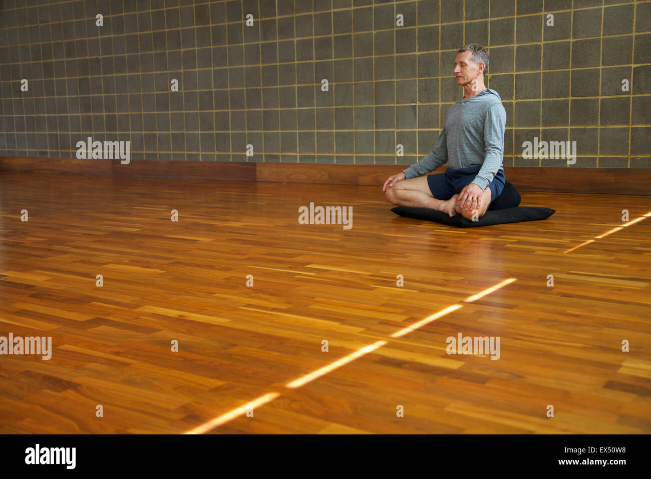 Easy Pose High Resolution Stock Photography and Images - Alamy