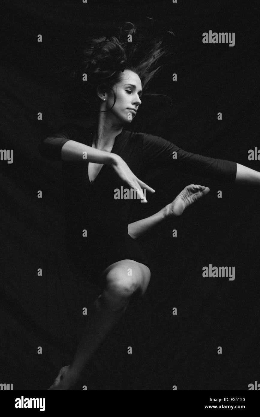 The dancer hi-res stock photography and images - Alamy