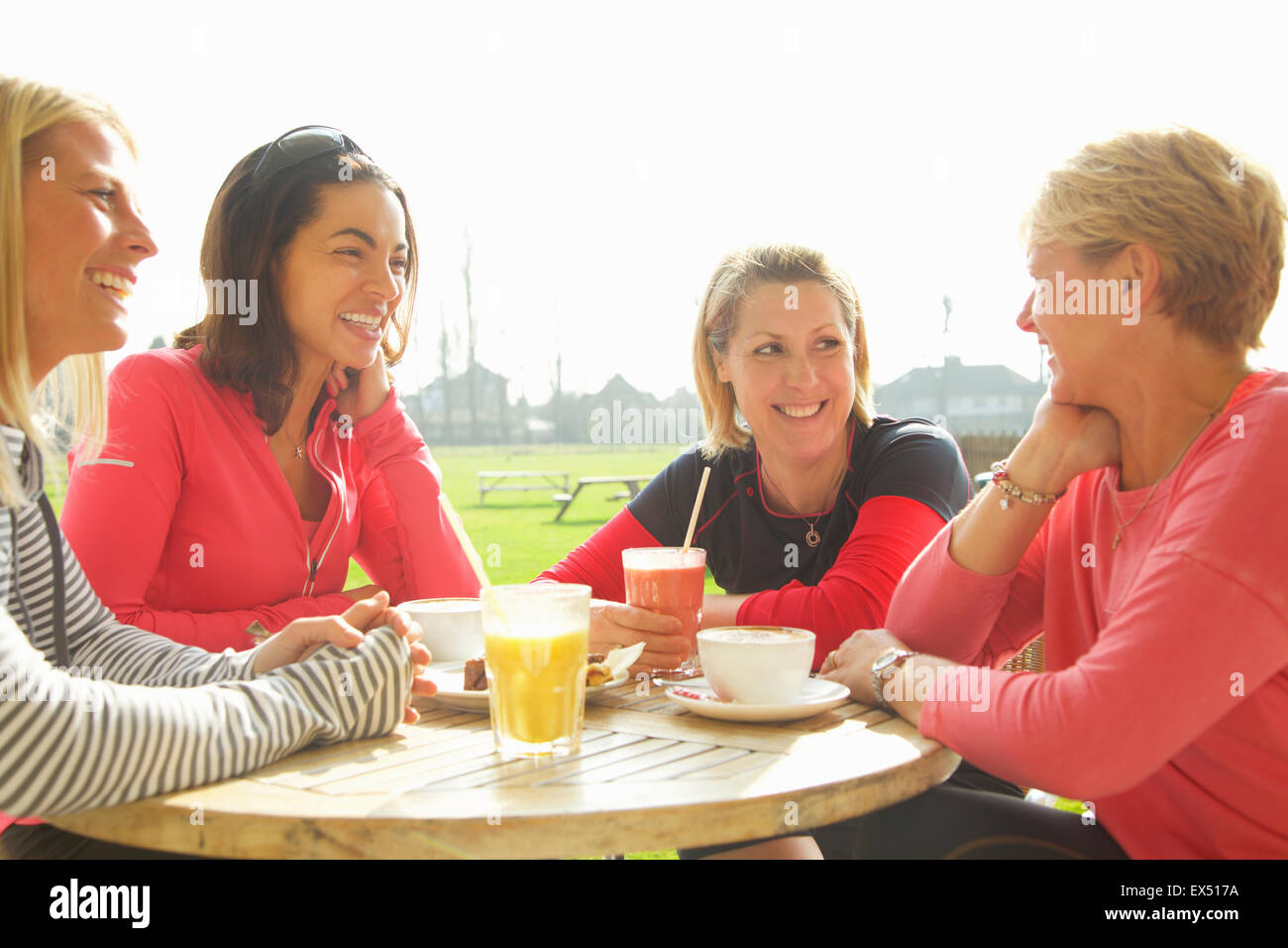 Women having breakfast hi-res stock photography and images - Alamy
