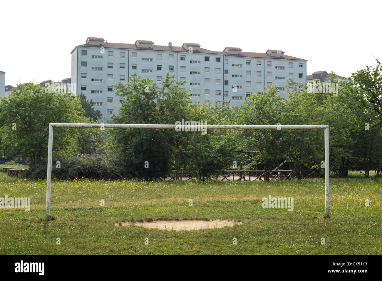Poor football pitch hi-res stock photography and images - Alamy