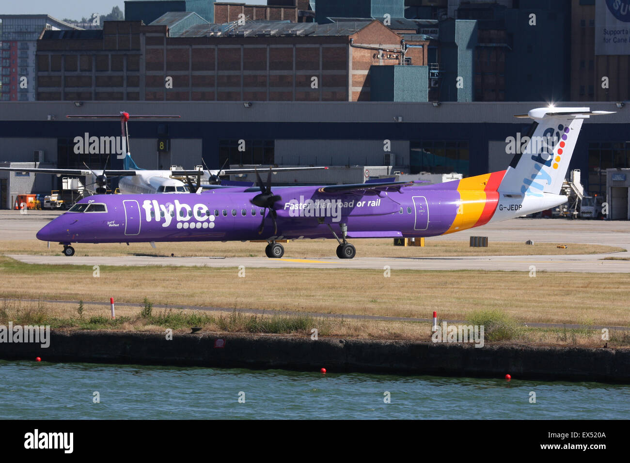 Flybe Q400 High Resolution Stock Photography and Images - Alamy