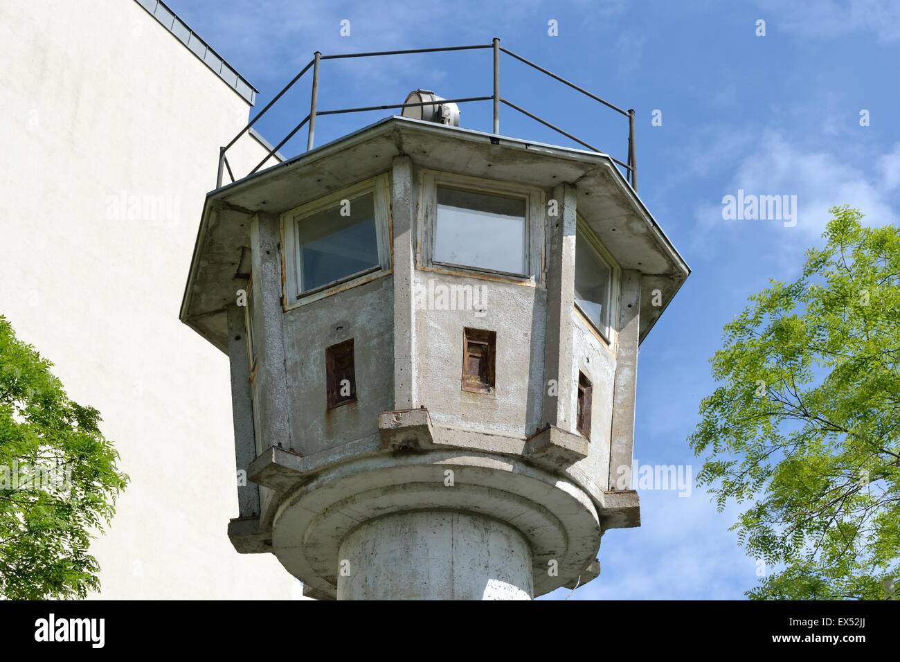 Berlin wall guard tower hi-res stock photography and images - Alamy