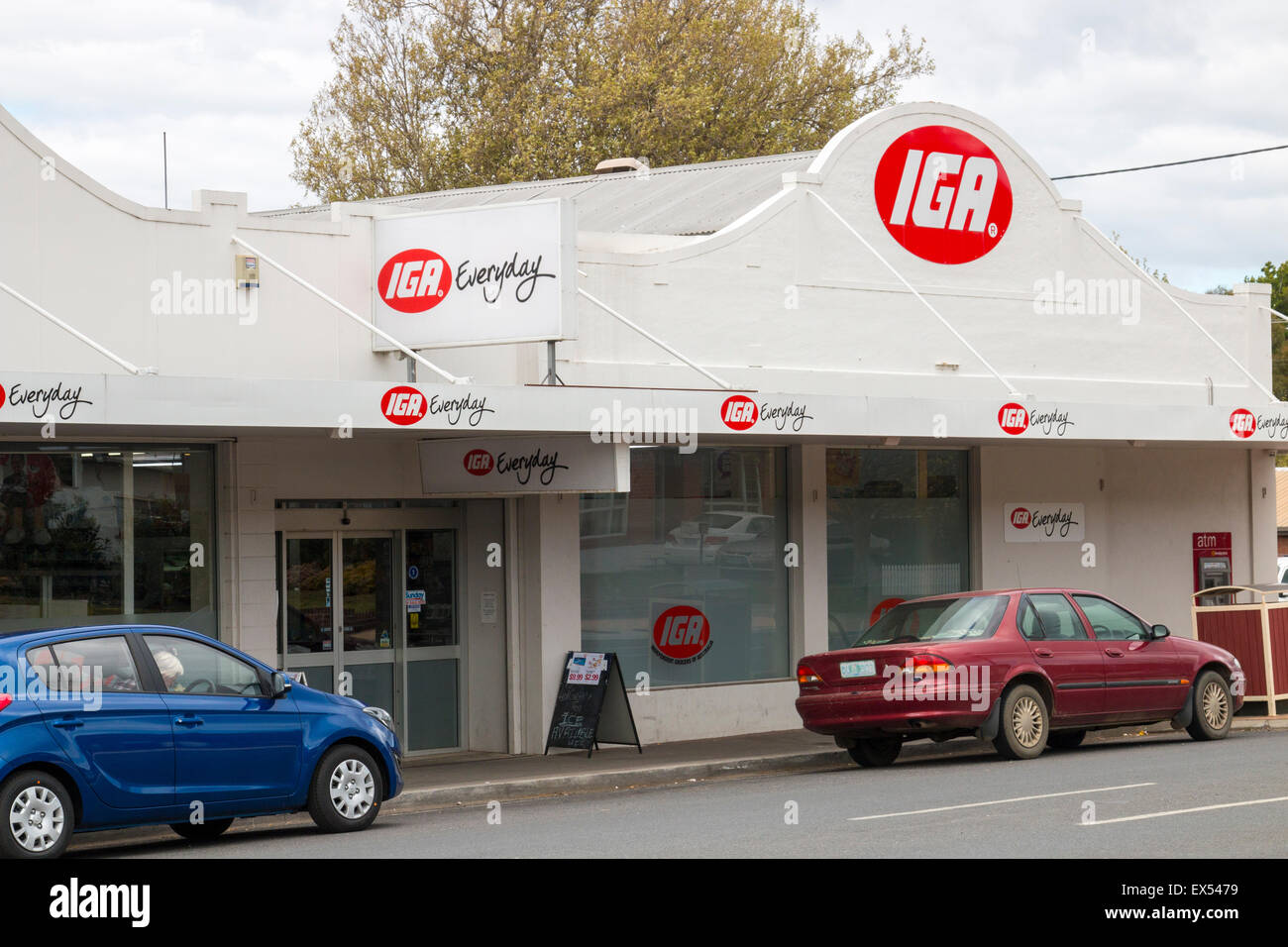 Iga supermarket hi-res stock photography and images - Alamy