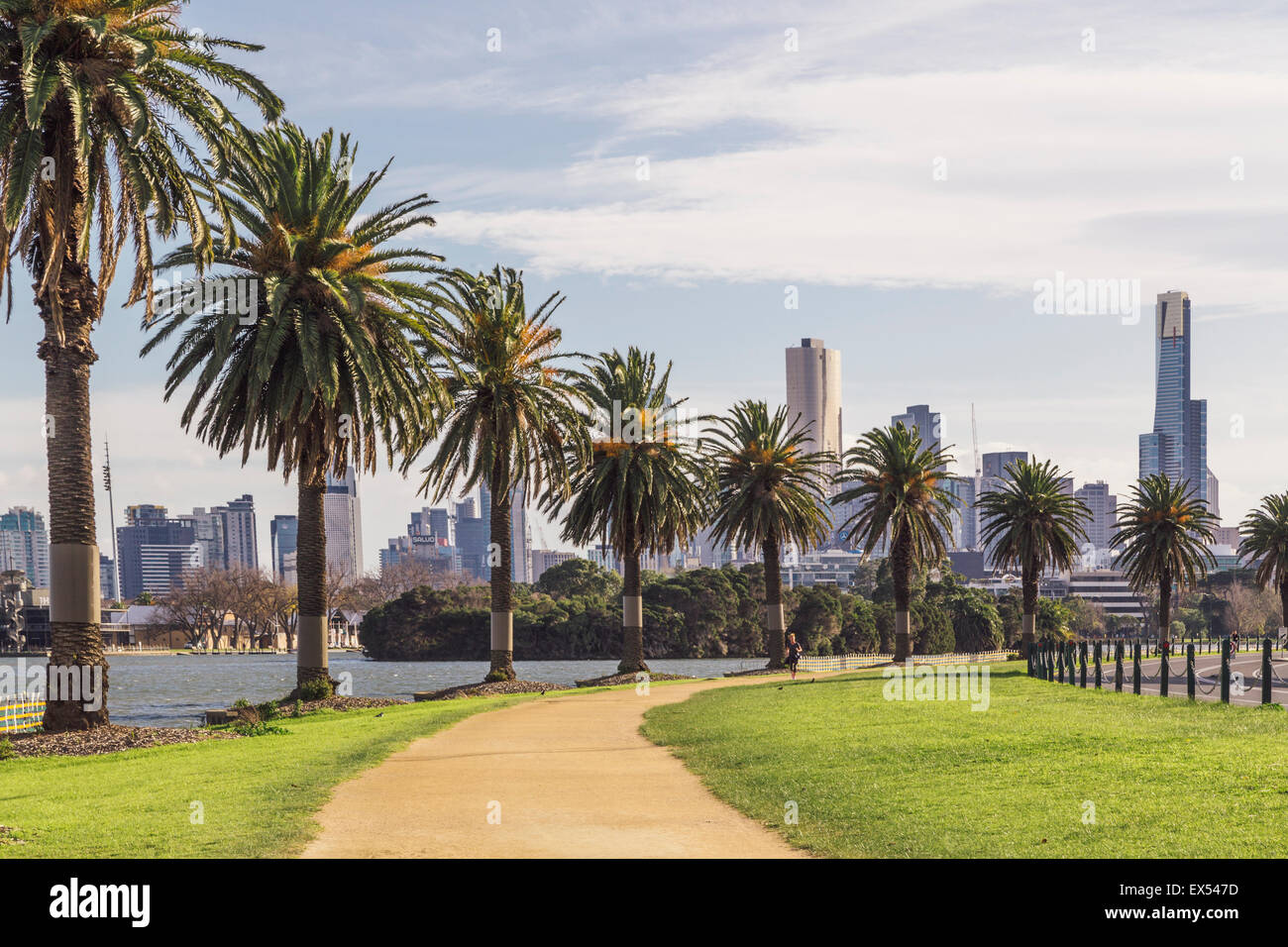 Melbourne City skyline seen from Albert Park Lake and Lakeside Drive ...