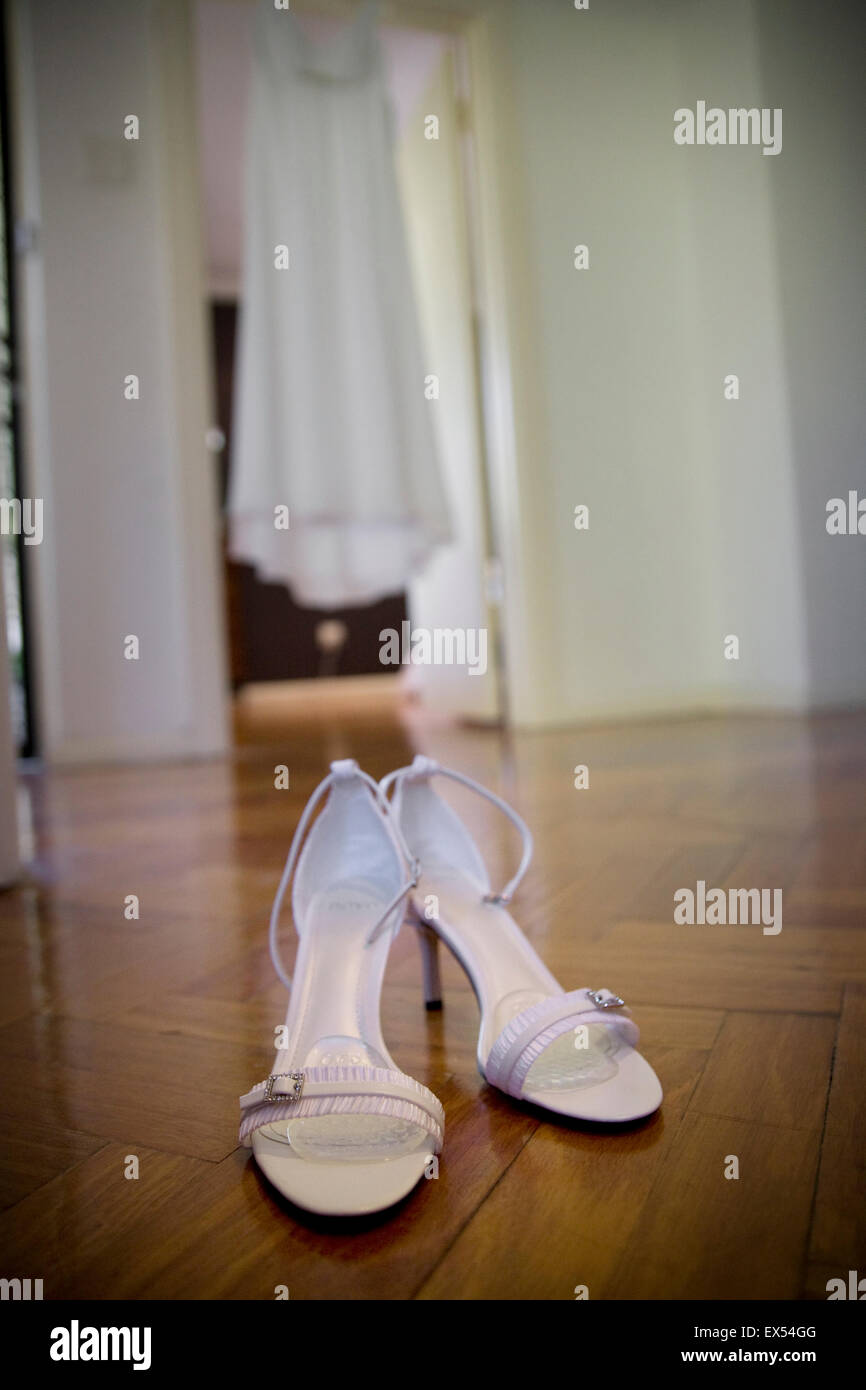 Bridal accessories laid out before the wedding ceremony Stock Photo - Alamy