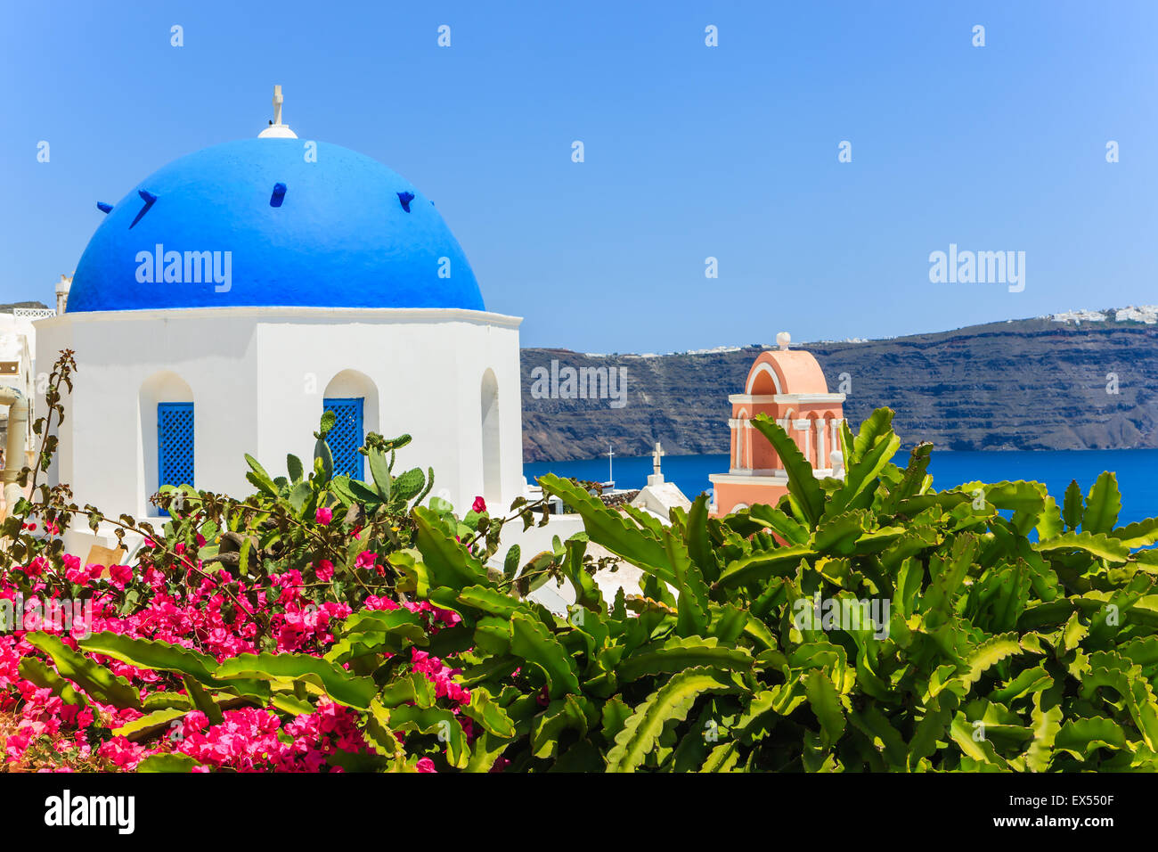 Traditional Greek Cyclades architecture style in Oia, a small town at ...