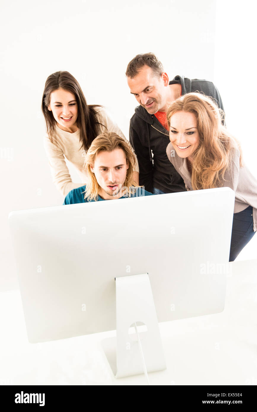 Computer team monitor office hi-res stock photography and images - Alamy