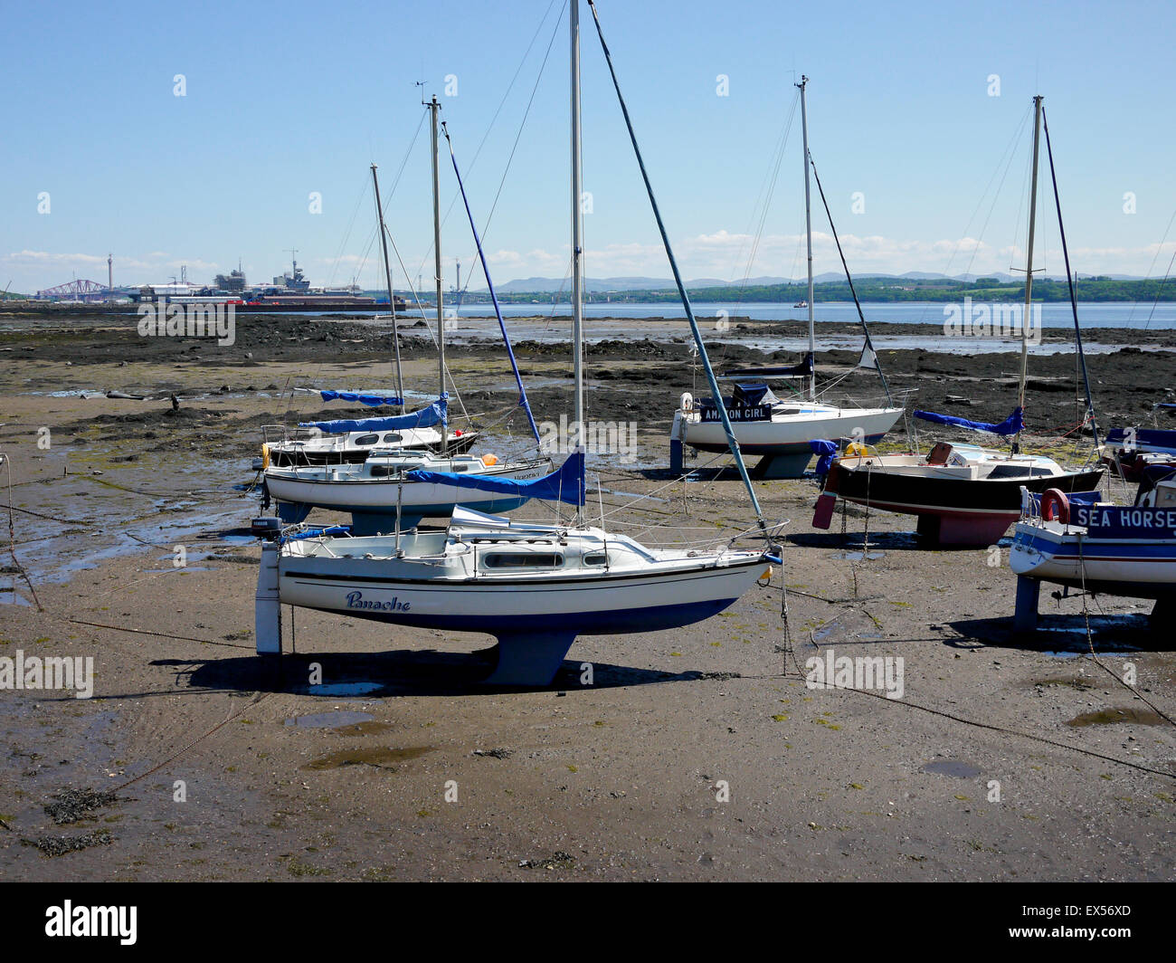 Boats high and dry at Limekilns, Fife, Scotland, UK Stock Photo - Alamy