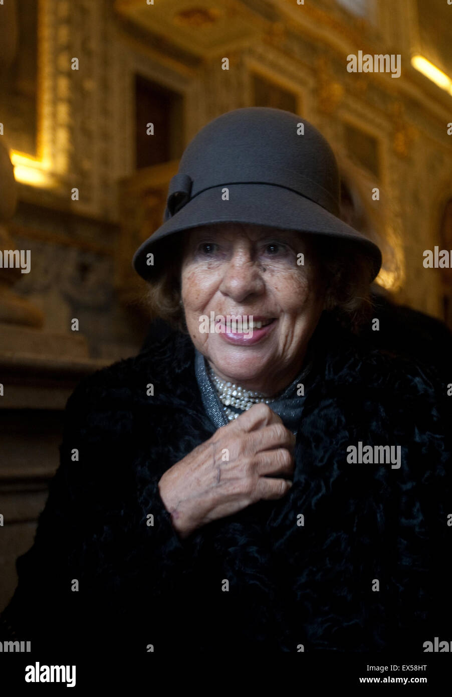 Maria Barroso, Former Portuguese First Lady, Dead at 90 Stock Photo - Alamy