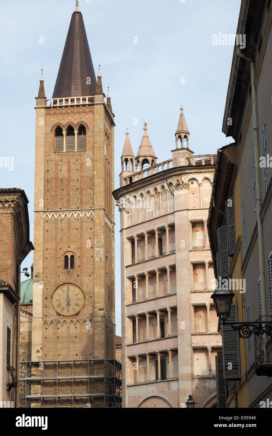 Parma cathedral hi-res stock photography and images - Alamy
