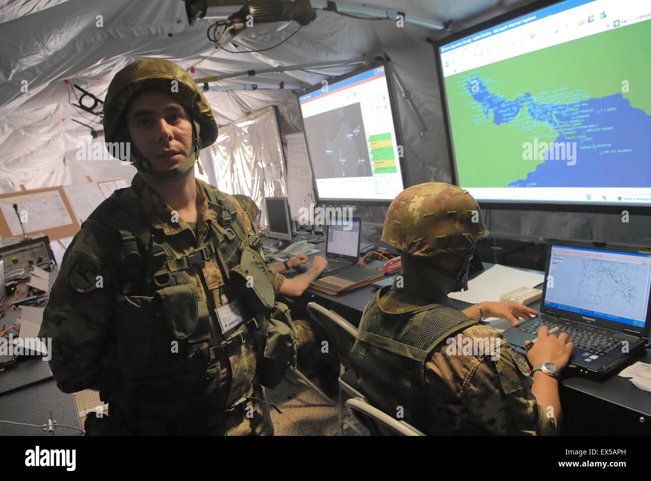 Command post of the future hi-res stock photography and images - Alamy