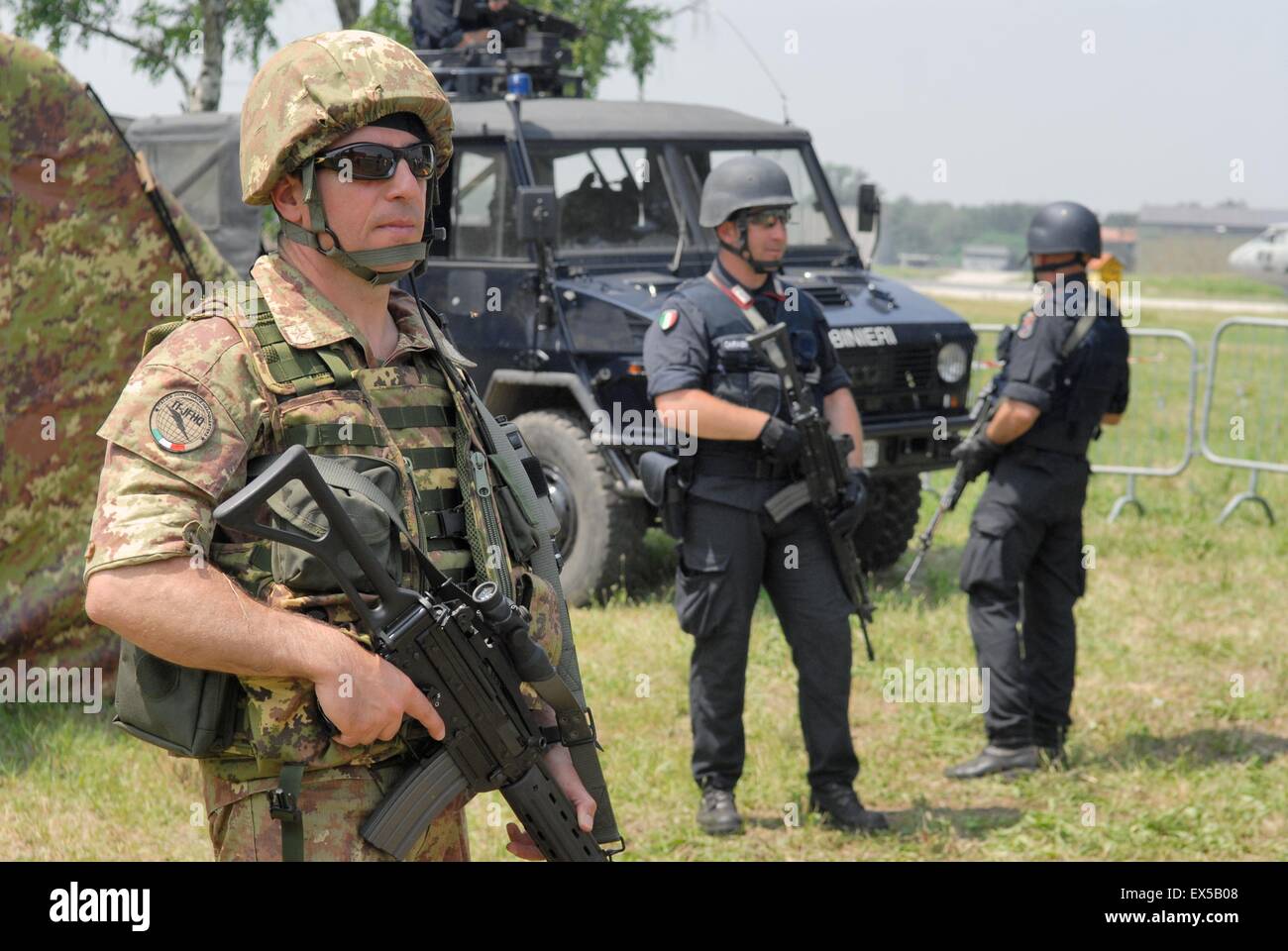 NATO Joint Force Headquarters, Italian Army, guard at the command post ...