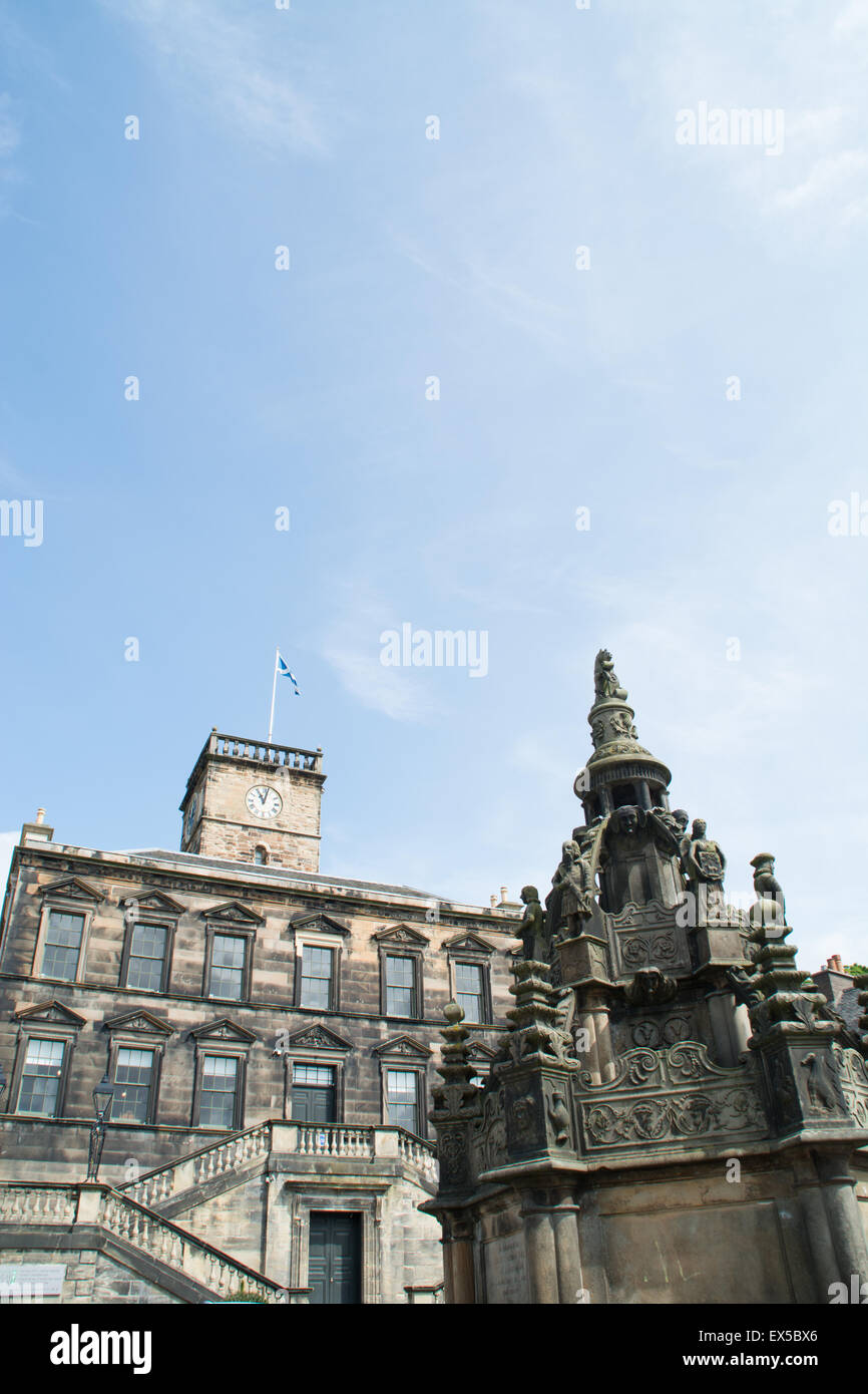Linlithgow palace fountain hi-res stock photography and images - Alamy