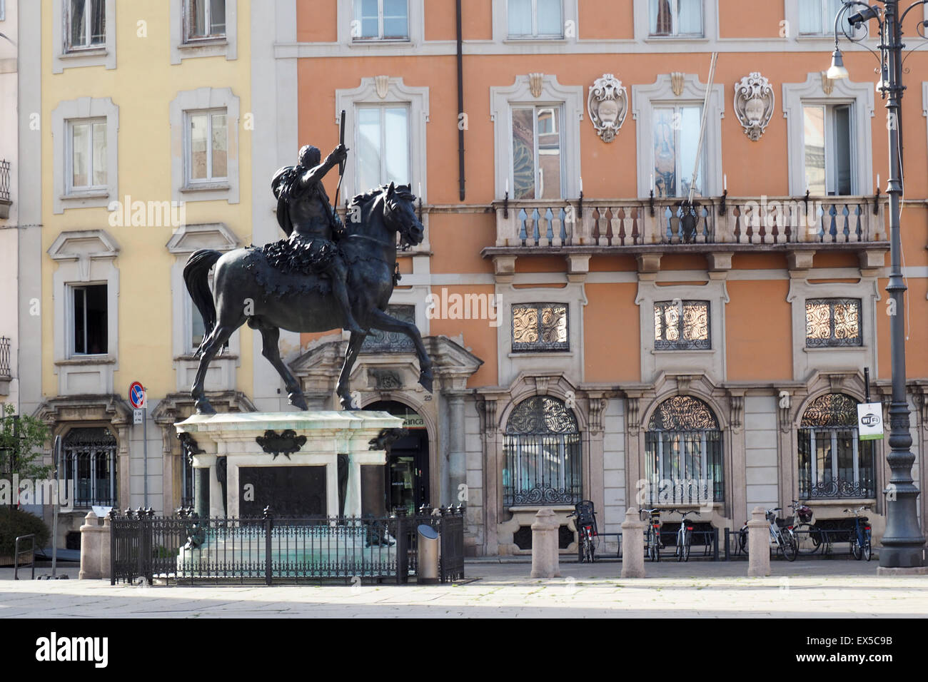 Bronze statue of Ranuccio Farnese and horse in Piazza Cavalli, Piacenza ...