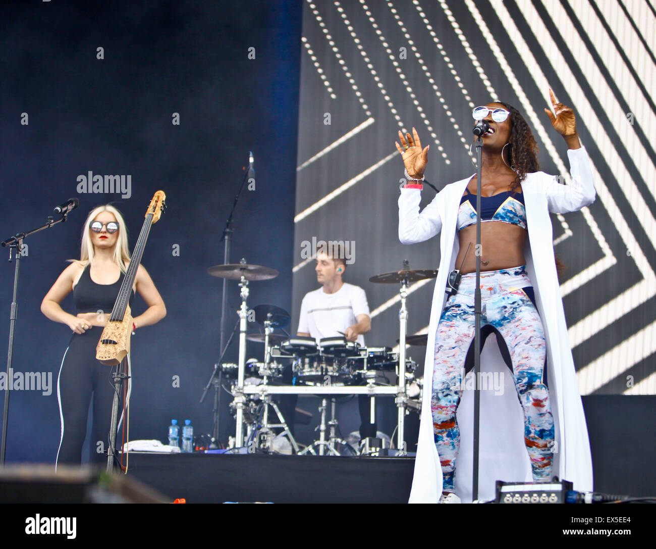 London, UK. Clean Bandit ( Jack Patterson, Luke Patterson, Grace Chatto ...