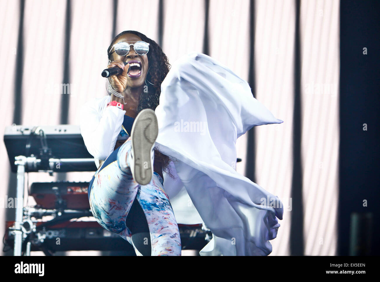 London, UK. Clean Bandit ( Jack Patterson, Luke Patterson, Grace Chatto ...