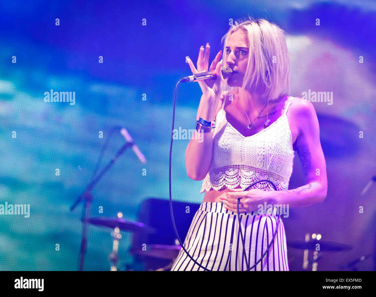 London, UK. Indiana ( Lauren Henson ) performing live at the New Look ...