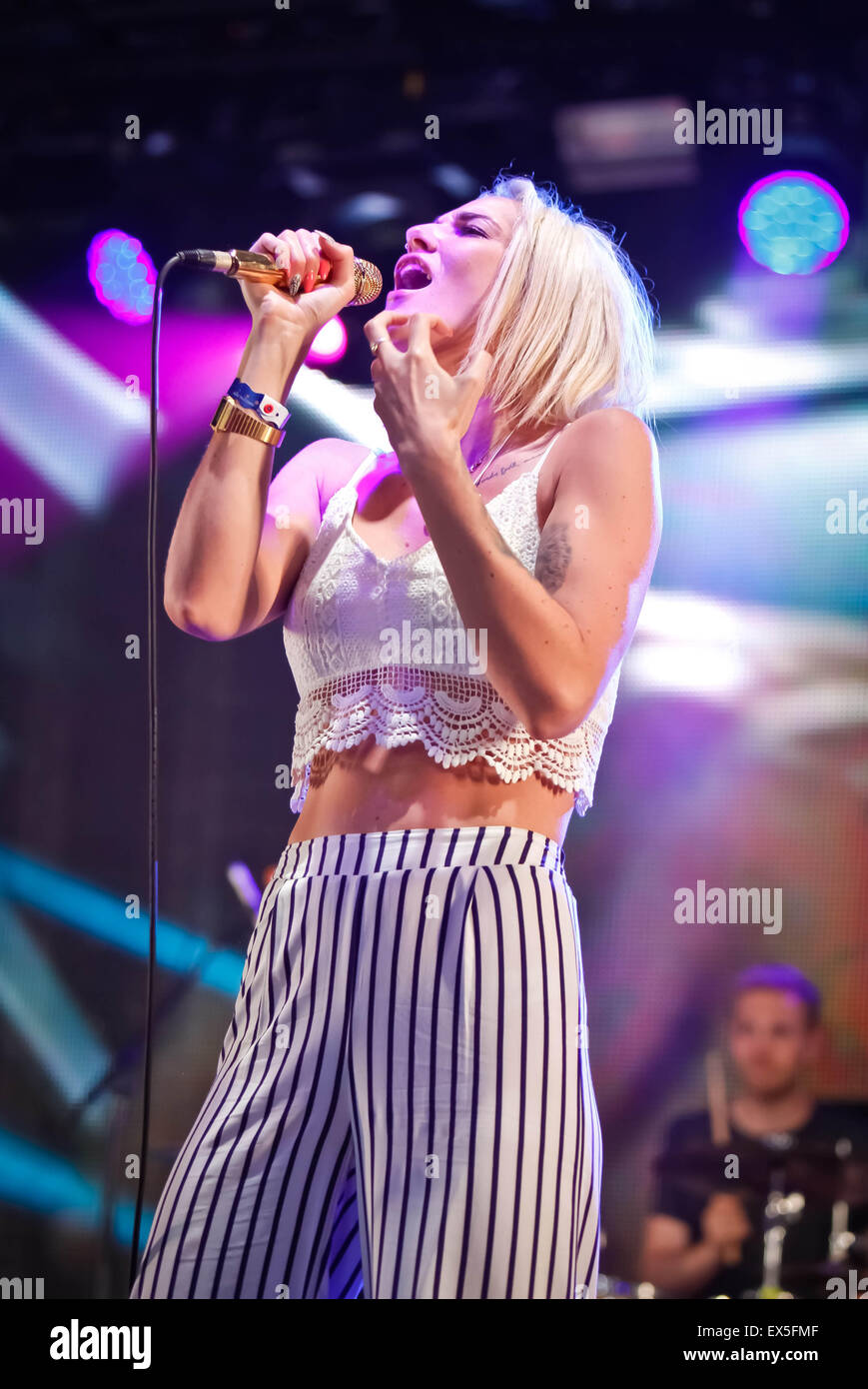 London, UK. Indiana ( Lauren Henson ) performing live at the New Look ...