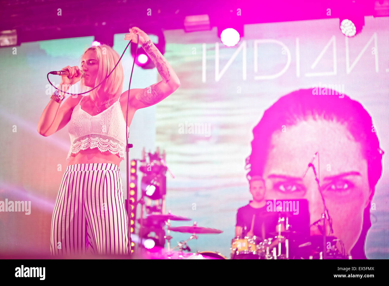 London, UK. Indiana ( Lauren Henson ) performing live at the New Look ...
