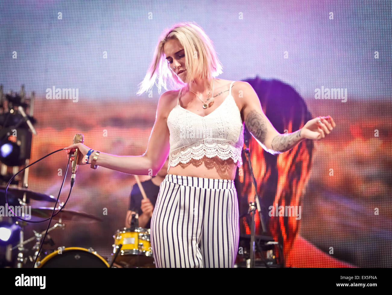 London, UK. Indiana ( Lauren Henson ) performing live at the New Look ...