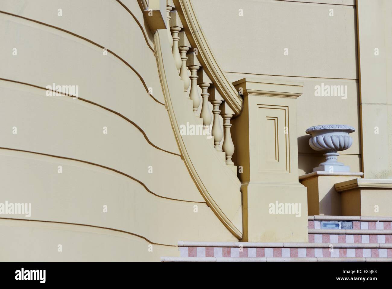 Steps. Exterior of building in Dubai Marina region Stock Photo - Alamy