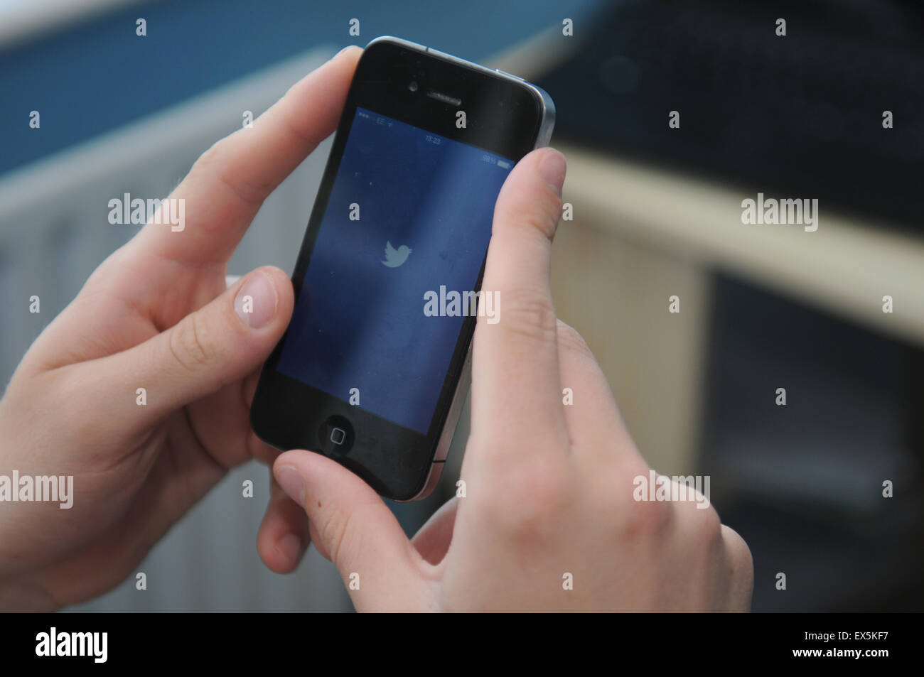 Apple iphone 4 screen hi-res stock photography and images - Alamy