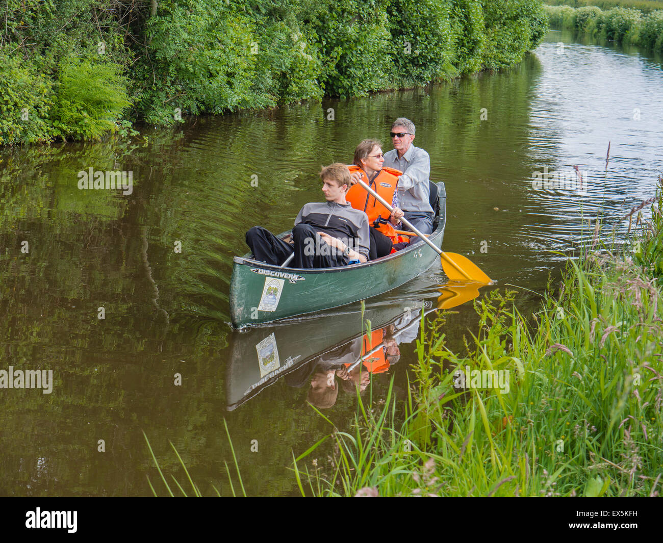 Family by canal hi-res stock photography and images - Alamy