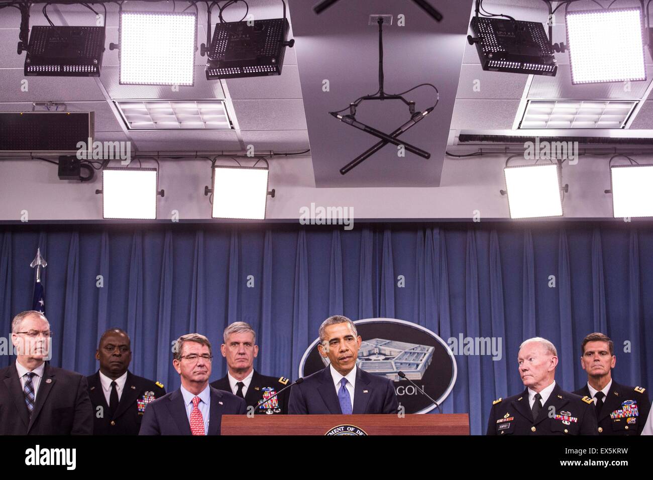 United States President Barack Obama delivers remarks after meeting ...