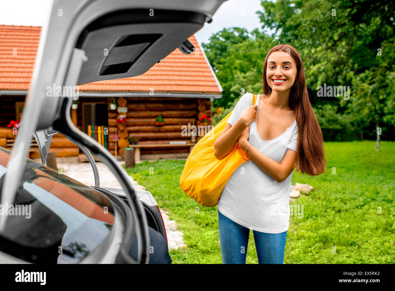 Woman packing hi-res stock photography and images - Alamy