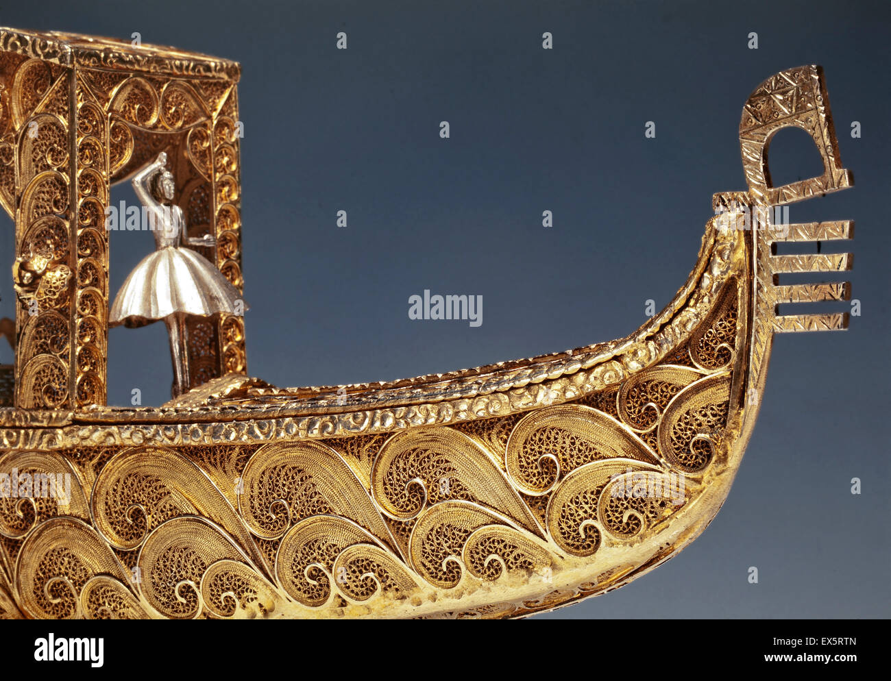 Filigree art hi-res stock photography and images - Alamy